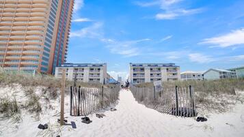 Apartamento em Condomínio Fechado, 1 cama king-size e sofá-cama (Sugar Beach 364) | Praia | Na praia