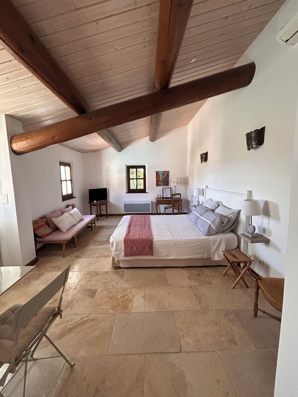 Clos Des Cassis - Alpes-de-Haute-Provence