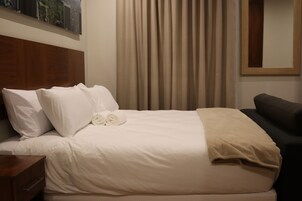 Estúdio Comfort, varanda, Vista para a cidade | Secretária, secretária adequada para computadores portáteis 