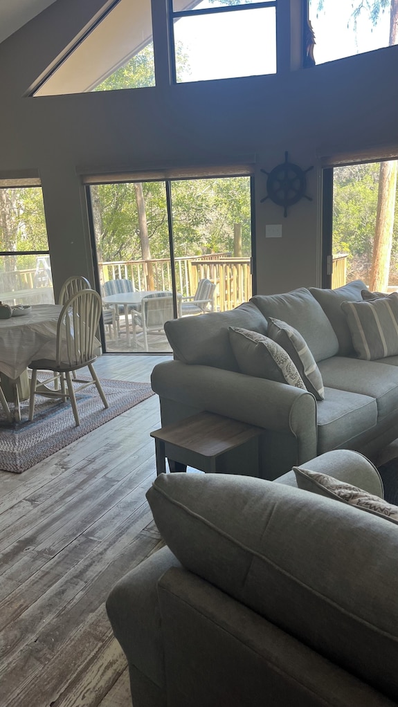 Fish Camp Retreat: Relaxing 3-bedroom River House On Bay Minette Creek - Historic Blakeley State Park, Spanish Fort