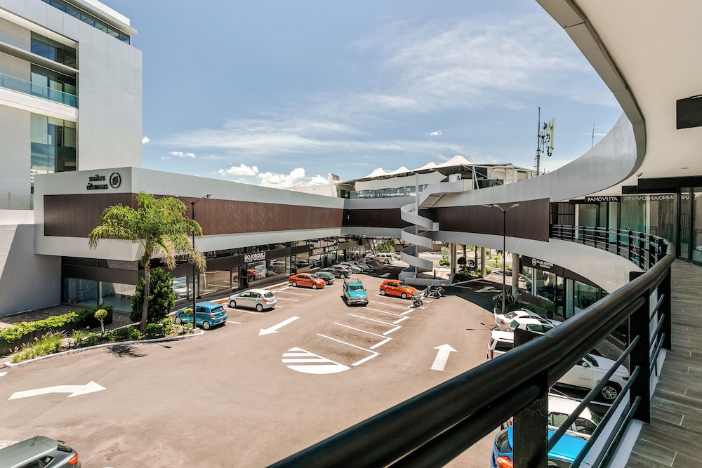 Suites ÁLamos By Homirent - Querétaro