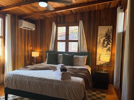 Quarto com design assinado, para não fumantes, varanda | Individualmente decorados, individualmente mobiliados, escrivaninha