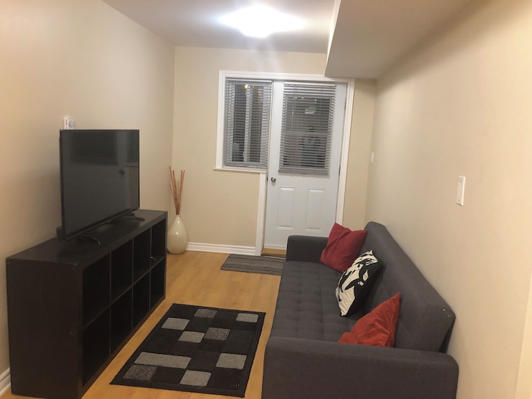 Cute Appartement Close To Green Subway Line In Quiet Neighborhood. - Montreal