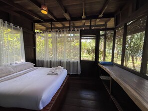 Quarto casal superior, varanda, vista para o mar