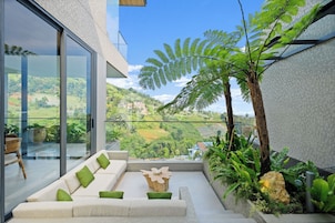 Villa, 6 quartos, vista para a montanha | Sala de estar | Smart TV de 65 polegadas com canais por cabo, Netflix