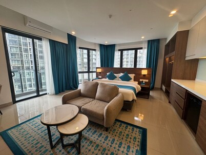 HAYWOOD HILLTOP WELLNESS LIVING