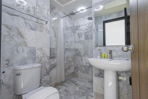 Apartamento, sacada | Banheiro