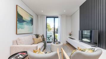 Apartamento superluxo, 2 quartos | Individualmente decorados, individualmente mobiliados, Wi-Fi de cortesia