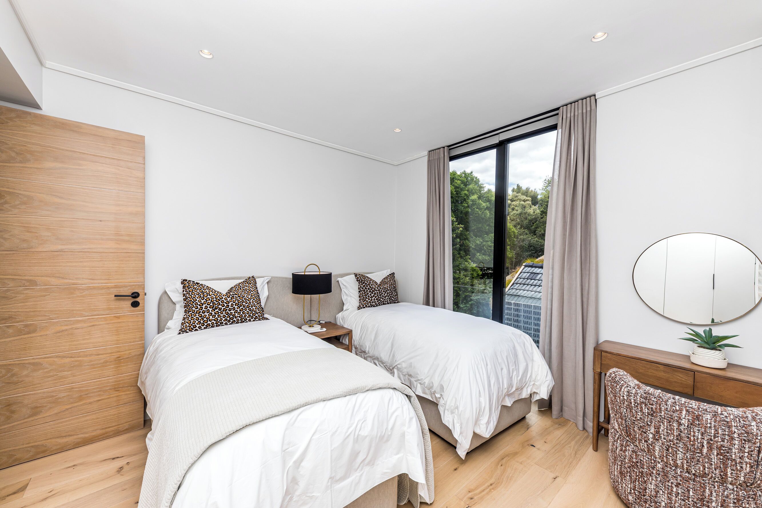 Apartamento de Luxo, 2 quartos, varanda | Com decoração personalizada, com mobília individualizada, Wi-fi grátis 