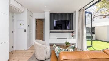 Apartamento superior, 1 cama King, varanda | Terraço/pátio