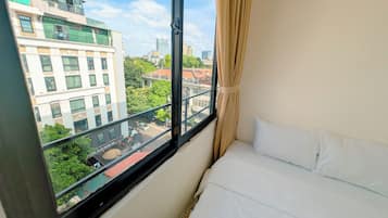 Quarto Duplo Deluxe, Vista para a cidade | Minibar, cortinas/cortinados opacos, berços/camas para crianças grátis