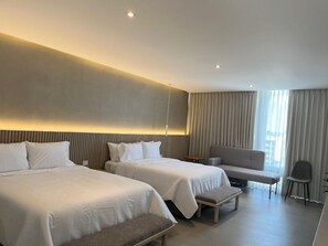 Quarto Duplo Deluxe | Cofre no quarto, secretária, ferro/tábua de engomar, Wi-fi grátis 