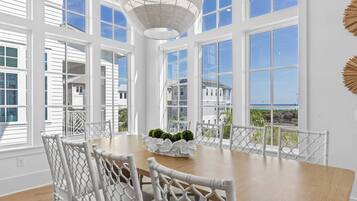 Casa (Multiple Bedrooms) | Interior