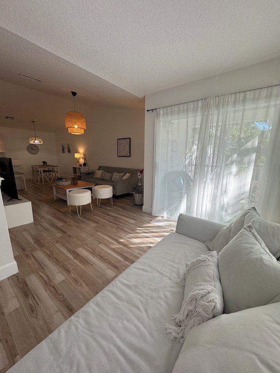 Cozy 1-bedroom Condo In Lovely Orlando With Ac - Winter Garden, FL