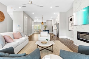 Casa (Multiple Bedrooms) | Interior