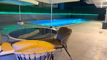 Piscina exterior sazonal