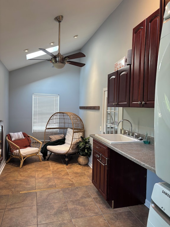 Galactic Oasis Theme Home, Marvelous 5-bedroom House With Ac In Aurora, Tvs - Aurora, IL