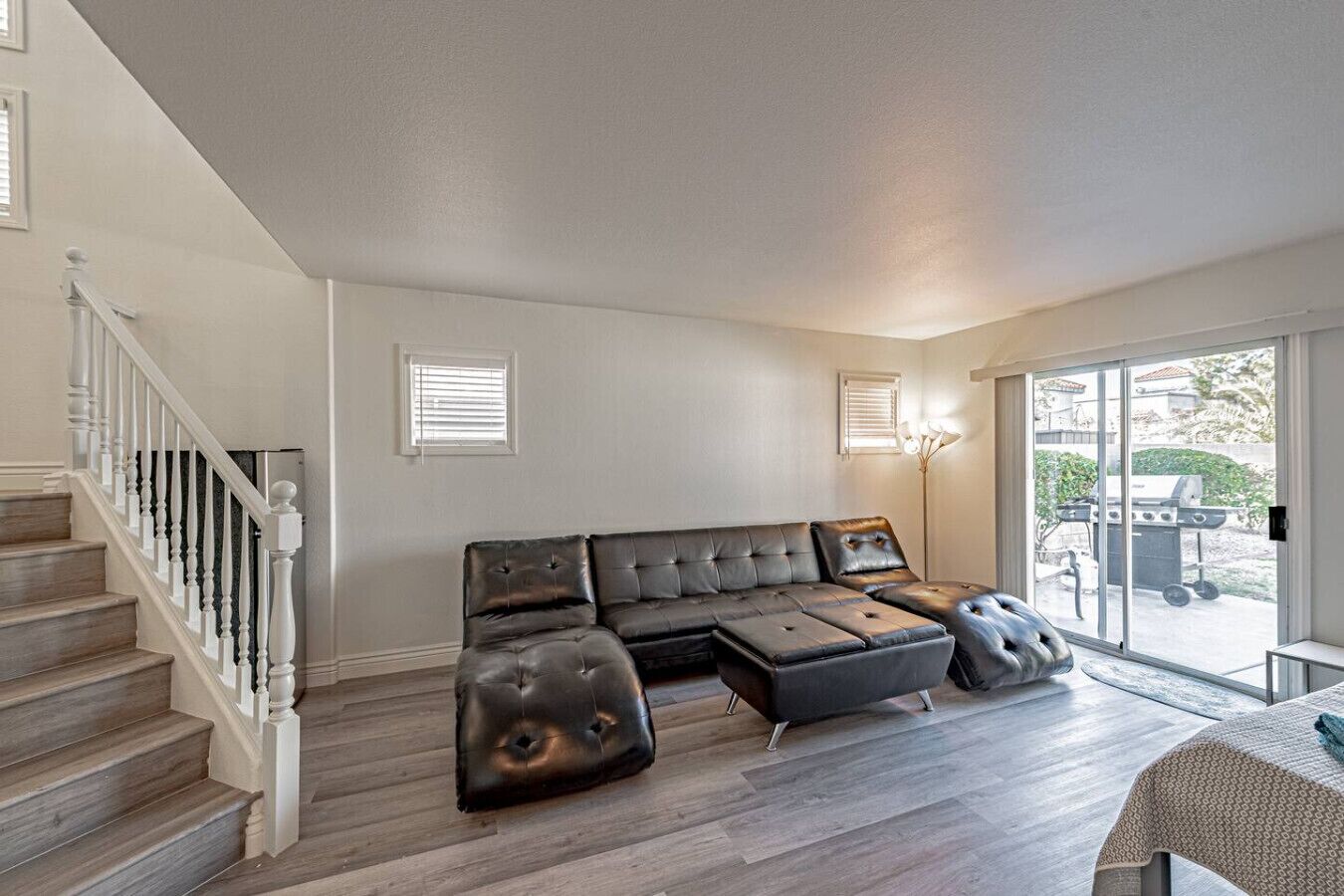 Clean, Cozy, Quiet! Close To Everything! & Garage! - Las Vegas, NV