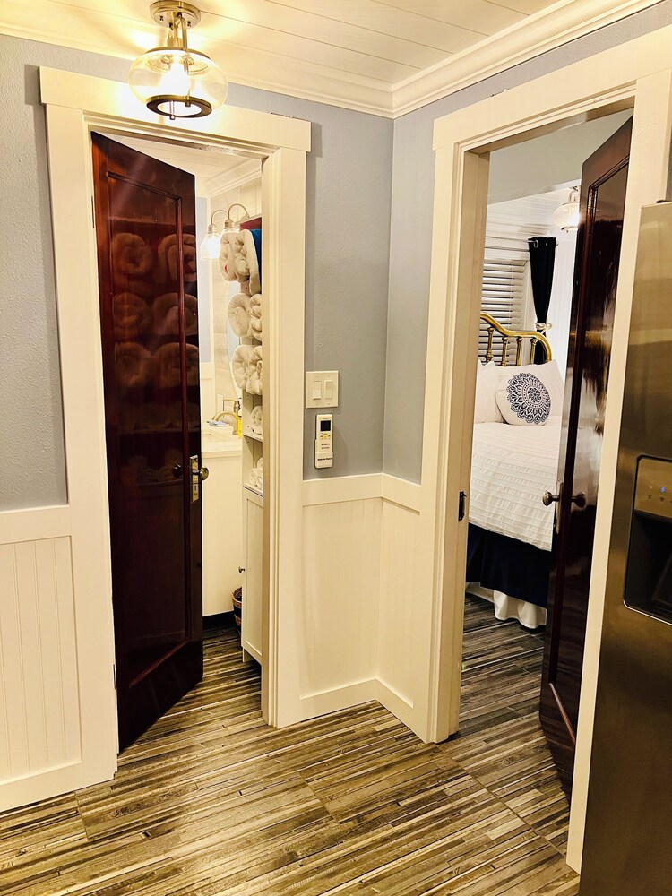 The Cozy Anchor - Madrona Beach Camano Cottage Avis, Prix & Photos 2026 ...