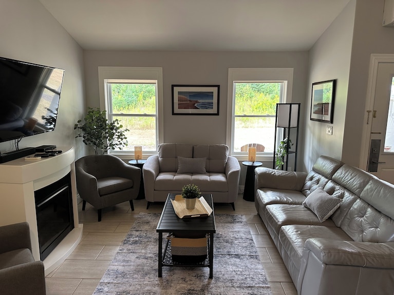 Golf, Beach & Great Local Eats! This Condo Unit Is Minutes Is Away From It All. - Prince Edward Island