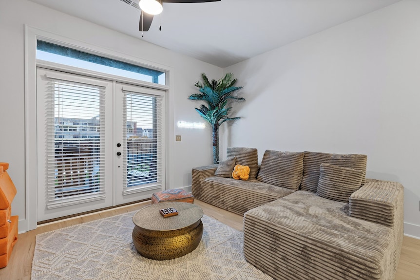 3/3 Sauna, Arcade, Play Couch, 70" Tv, Fire Pit, Balconies, 6 Min From Downtown - Chattanooga, TN