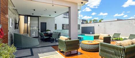 Casa superluxo, vista para o lago | Terraço/pátio