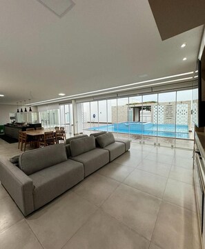 Casa superluxo, vista para o lago | Área de estar