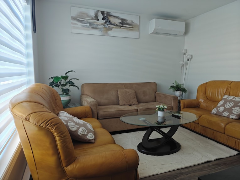 Beautiful Two-storey House-style Apartment 13 Minutes From The Town Center - Quebec