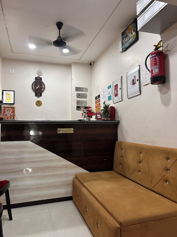 Swimming Pool Hotel G Resort Near Temple - Puri