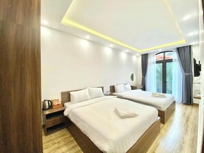 Quarto Quádruplo Familiar, Vista para a cidade | Cortinas/cortinados opacos, ferro/tábua de engomar, Wi-fi grátis