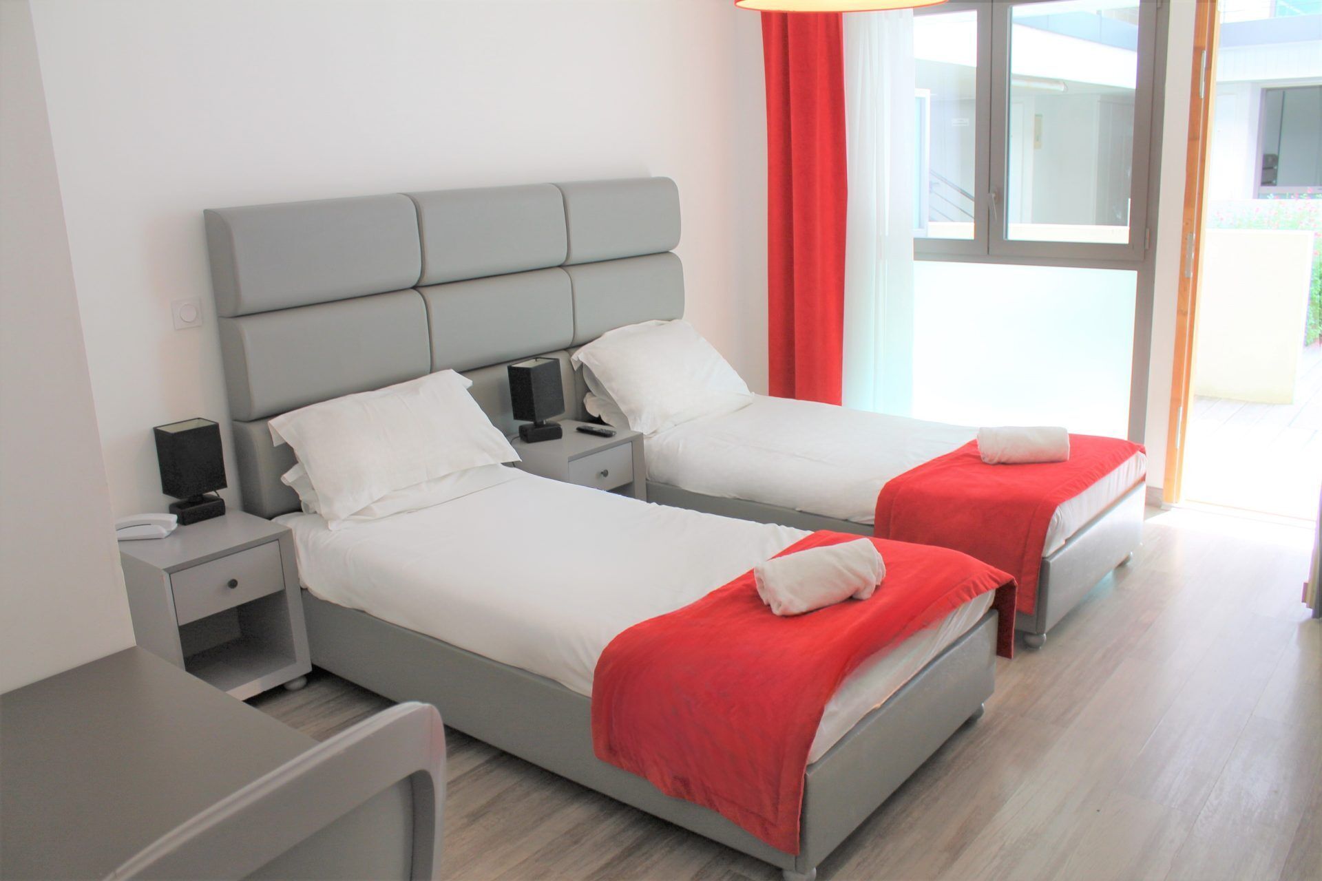 Close To Parc Du Jas De Bouffan! Pets Allowed, Parking & Pool! - Éguilles