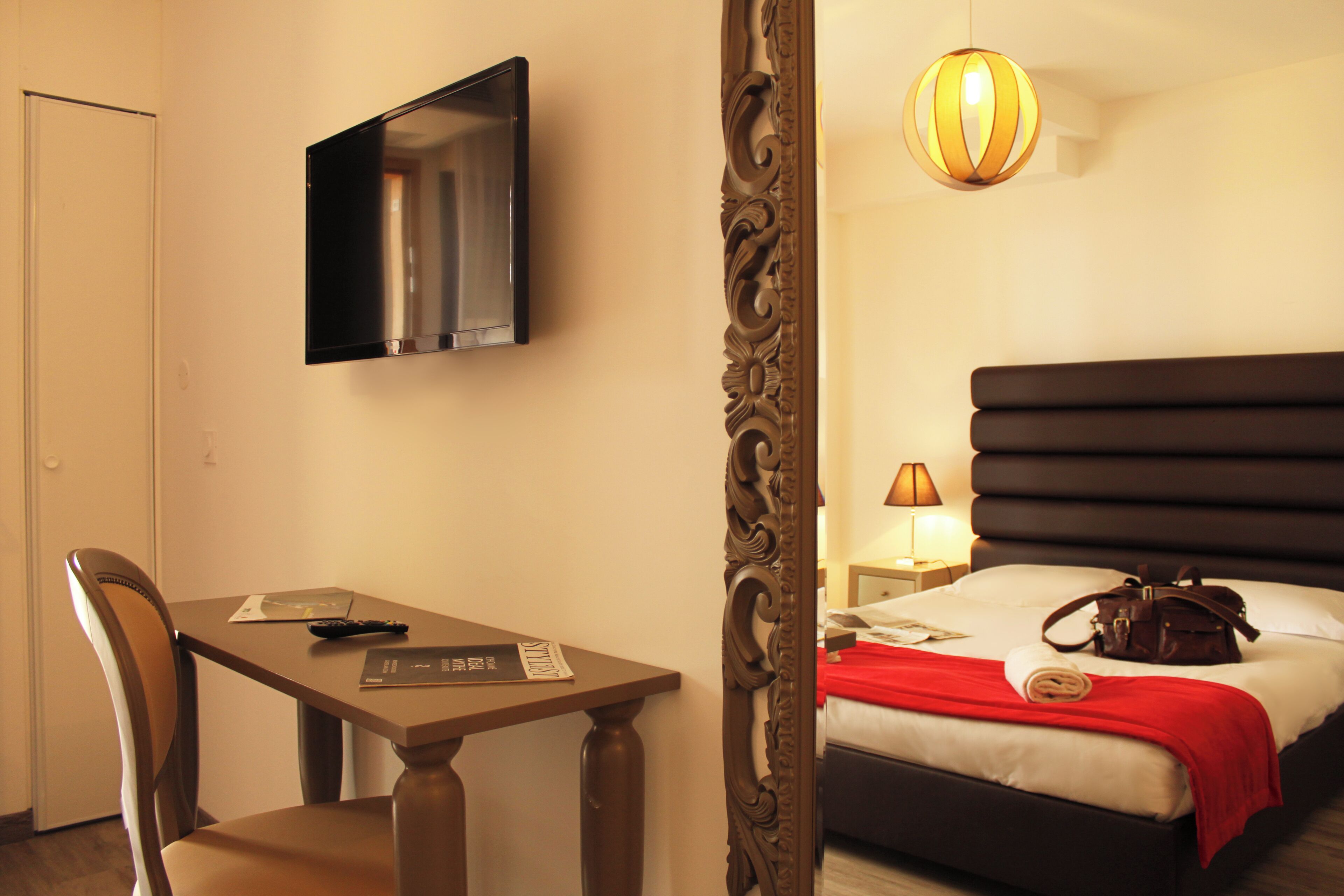 Studio Unit In Beautiful Aix-en-provence! Free Parking, Pool & Pets Allowed! - Éguilles