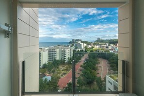 Studio Plus Twin | Cortinas/cortinados opacos, Wi-fi grátis, roupa de cama fornecida