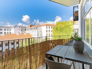 Apartamento, 3 quartos, sacada, vista para o jardim | Sacada