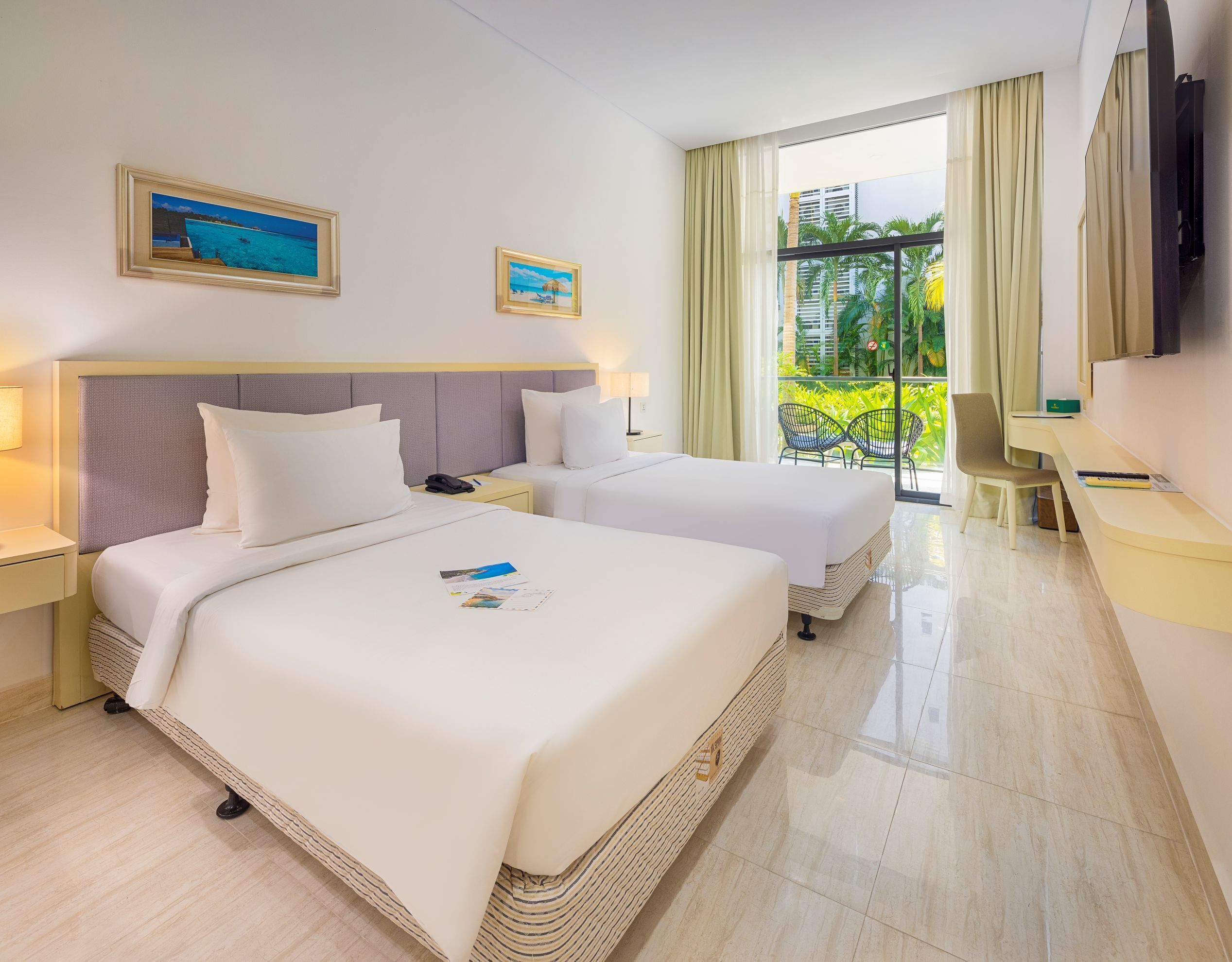 Quarto Deluxe, varanda, vista para o jardim | Vista do quarto