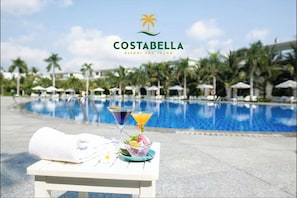 2 piscinas exteriores