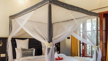 Roupa de alta qualidade, cofre no quarto, Wi-fi grátis