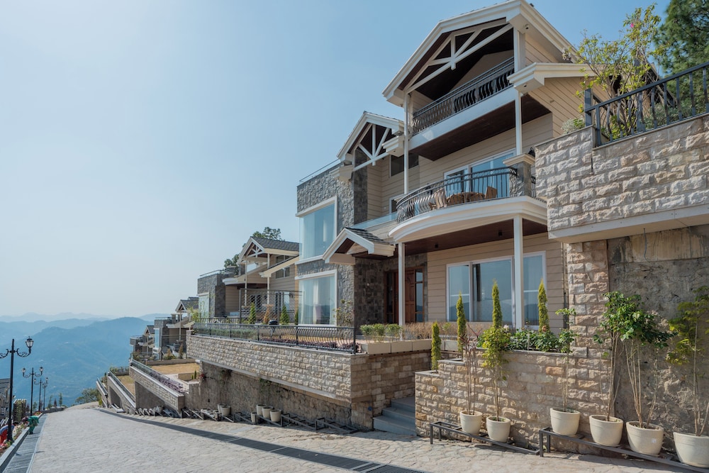 Elivaas Prive The Royce - Kasauli