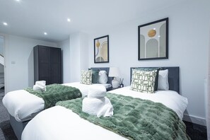 2 quartos, Wi-fi grátis, roupa de cama fornecida 