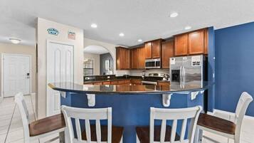 Cozinha privada | Geladeira, fogão, cafeteira/chaleira, torradeira