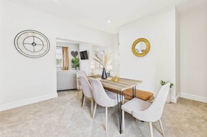 Casa | 3 quartos, secretária 