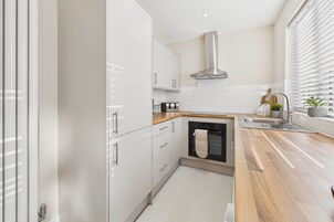 Casa | 3 quartos, secretária 