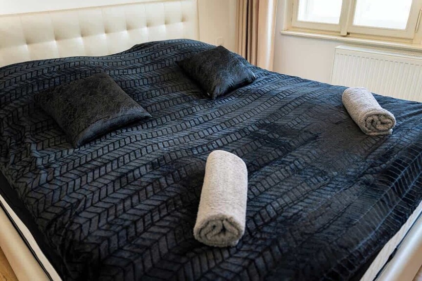 Golden Cat Suite Summ - プラハ