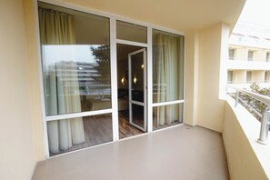 Quarto casal ou duplo standard, sacada | Wi-Fi de cortesia