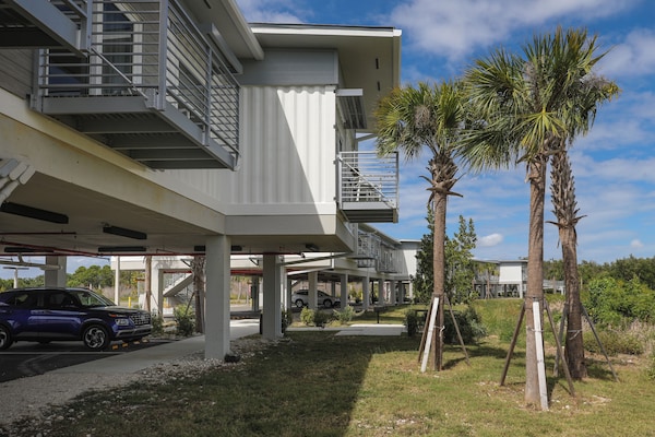 Flamingo Adventures Lodge - Florida Keys