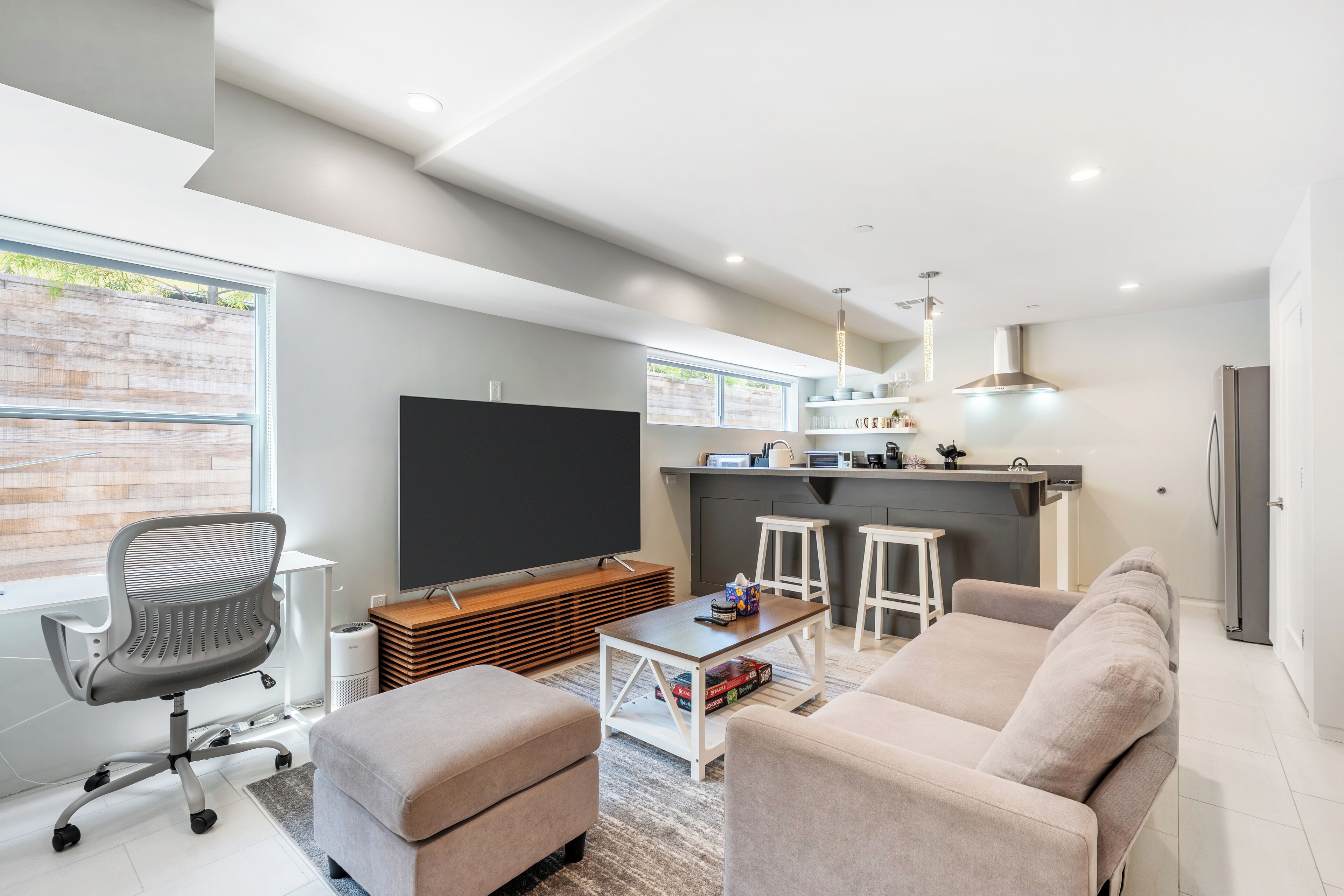 Tranquil Venice Hideaway One Minute To Beach - Venice Beach, CA