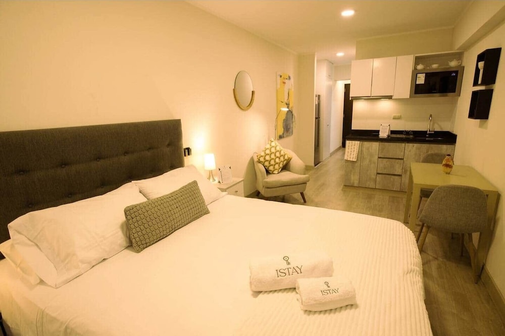 iStay | Modern Loft with Amenities | Pool · BBQ · Gym · Bike Reviews, Deals & Photos 2025 - Vrbo