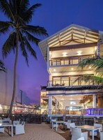 Praia particular, areia branca 