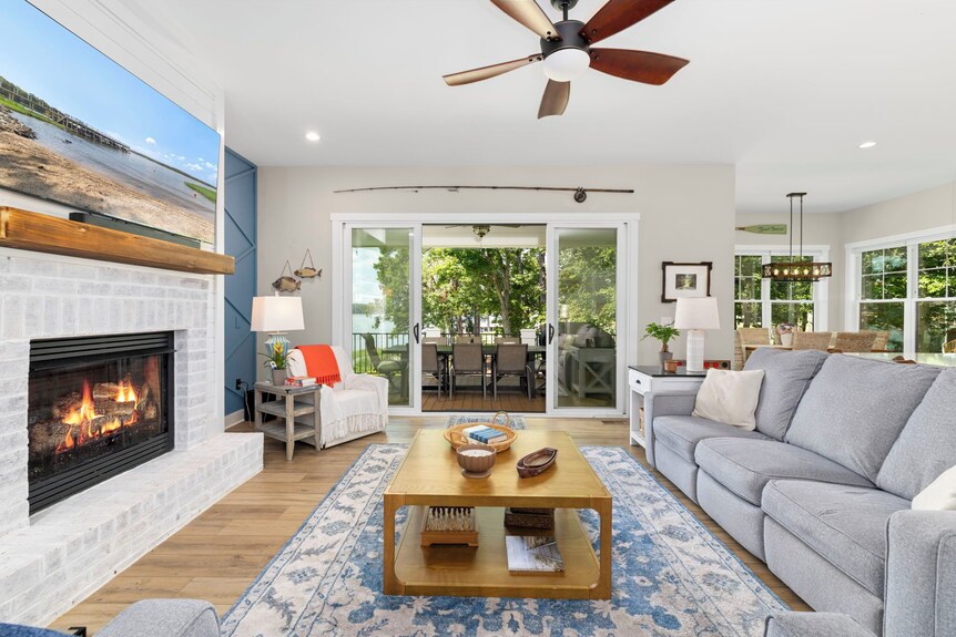 New! Lakefront 4br, Kayaks, Paddleboards, Games - ガストン湖