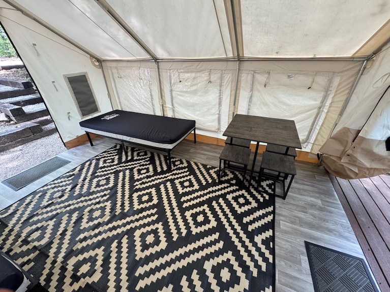 Magnolia's Est Glamping Getaway In Red River Gorge - Kentucky